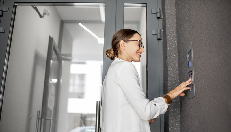 Smart House Intercom System: Integrating Convenience and Security